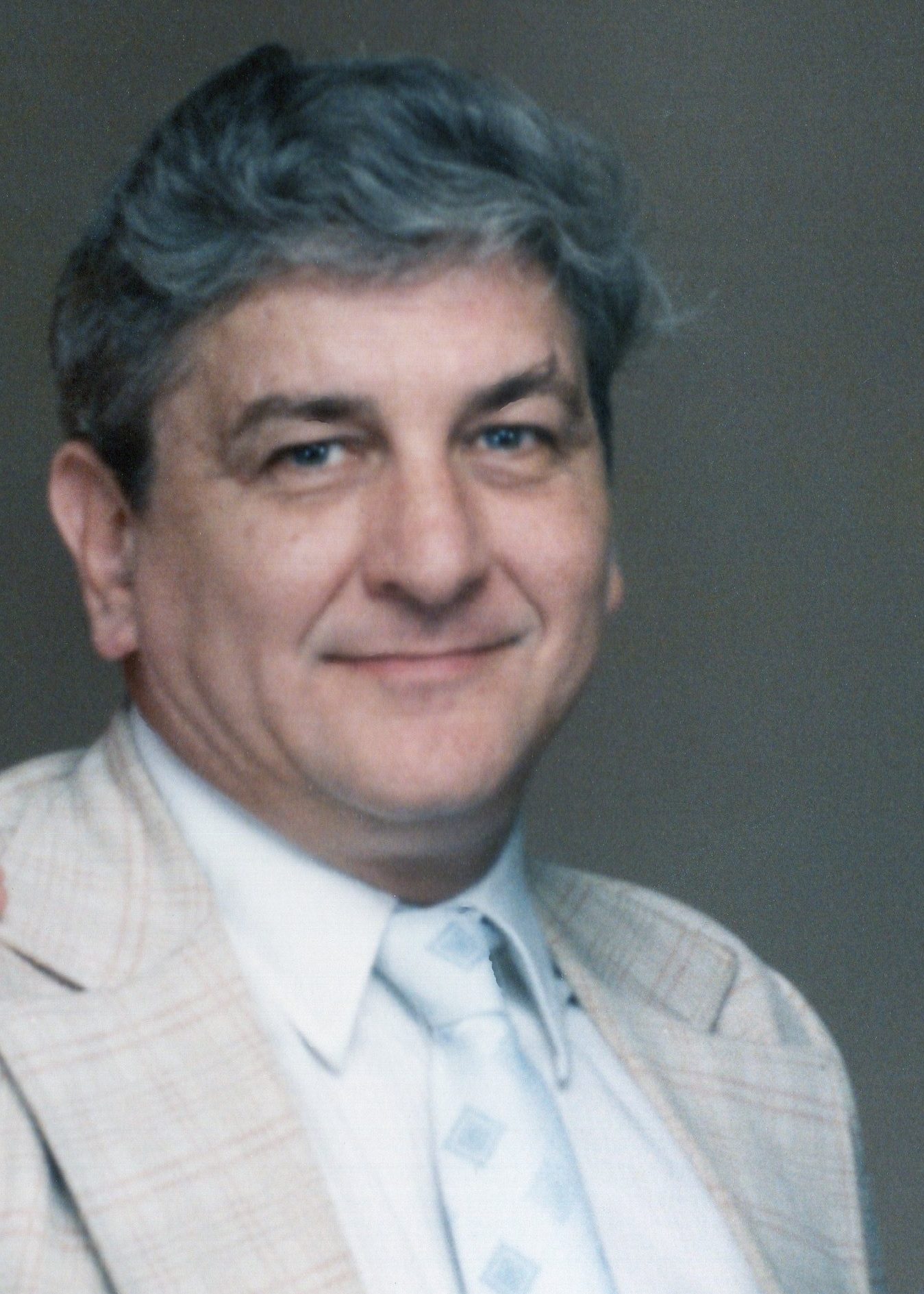 Thomas "Ollie" Olliges - Linnemann Funeral Home